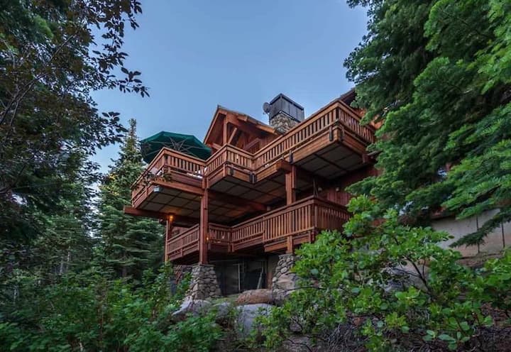 Luxury Northstar Palace W/ Hot Tub & Games - North Lake Tahoe, CA