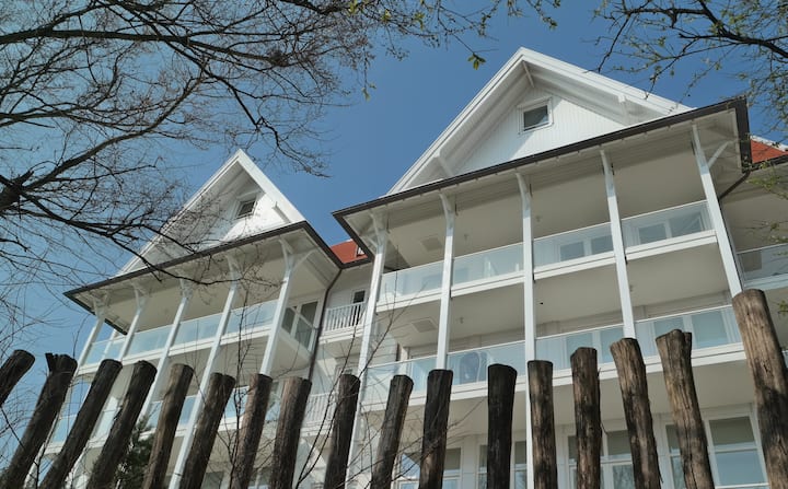 Luxury Flat By The Sea, Swimming Pool & Wellness - Knokke-Heist