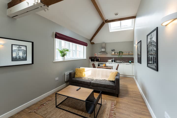 Character Penthouse In Central Manchester! - Sakura