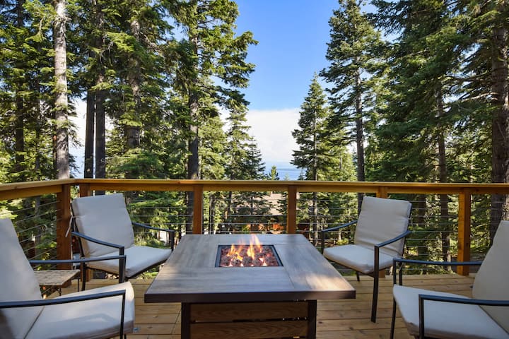 Snowshoe Cabin | 3 Decks, Bbq & Hot Tub! - Tahoe City, CA