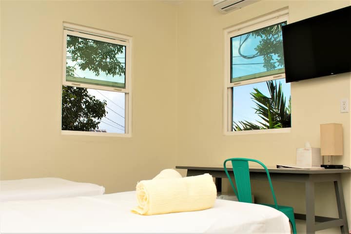 Garden Level 2 Twin Beds - Saint Thomas