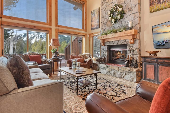 Wulf's Lodge At Olympic Valley | Unwind In Hot Tub - Tahoe City, CA