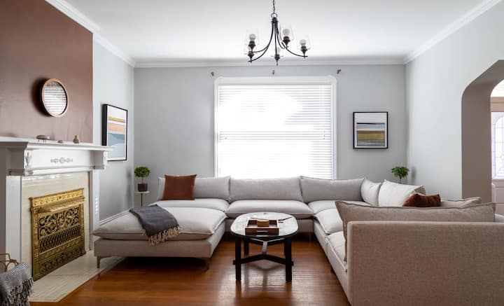 Elegant 6br/4ba Family Home W/ Garage Abodebucks - St. Louis, MO