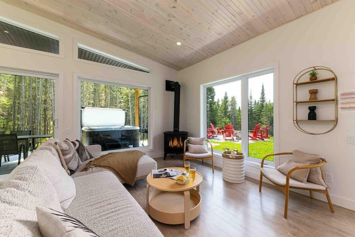 La Charlebois 24: Havre En Forêt & Accès Ski - Baie-Saint-Paul, QC