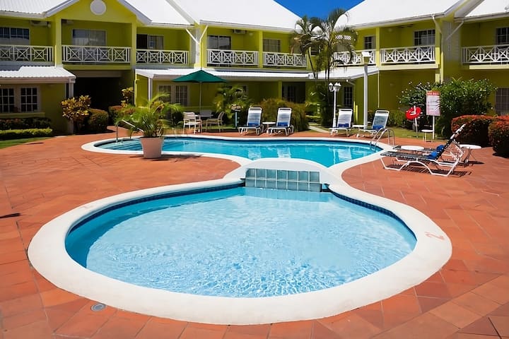 Family Getaway! 4 Amazing Units, Outdoor Pool - Santa Lucía
