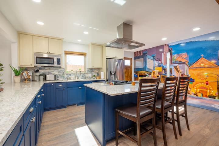 Spacious Beauty With Stylish Comfort - Santa Fe, NM