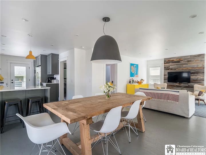 Modern Lake House - Bemus Point, NY