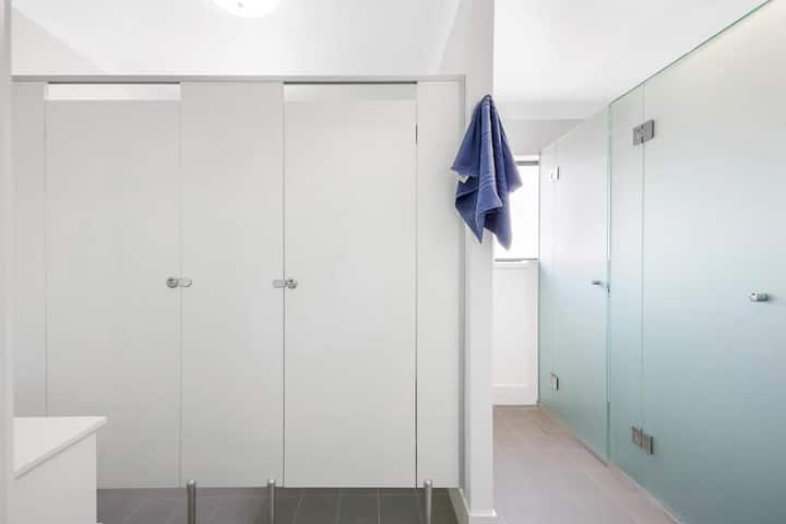 10 Bed Female Dorm With Private Ensuite - Gold Coast