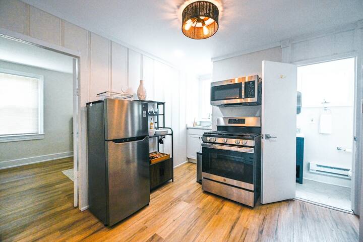 2 Bedroom Renovated Condo In Downtown Annapolis - Annapolis, MD