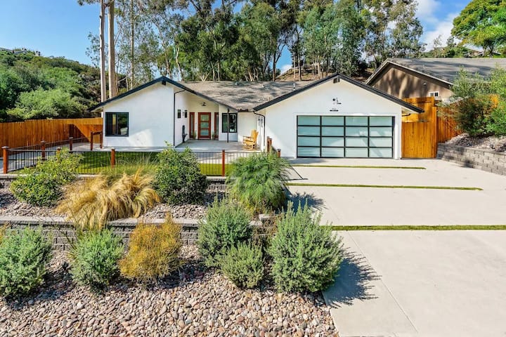 Poppy Cottage Home 4br - Carlsbad, CA