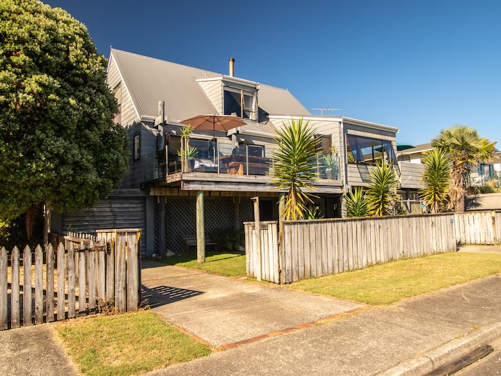 Pohara Beach Escape - Pohara Beach Holiday Home - Tākaka