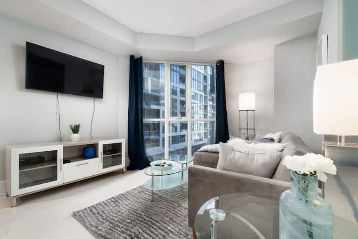 Modern Condo + 1 Bdrm/1 Ba + Downtown! - Toronto