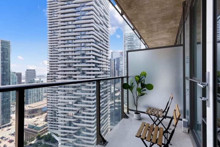 Lux 1 Br+den Dwtn Condo Near Cn Tower With Parking - Toronto
