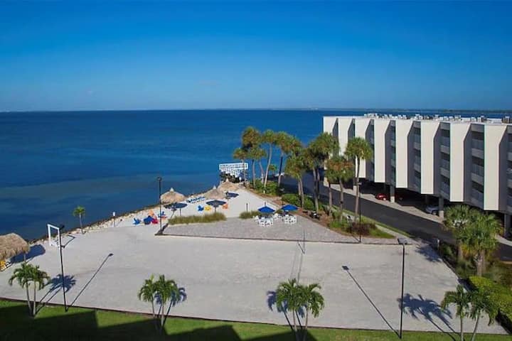 Water View*ideal Location*pool - Tampa