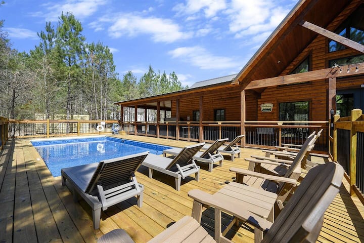 Private Pool Oasis /Fun-filled Vacations Amenities - Broken Bow, OK