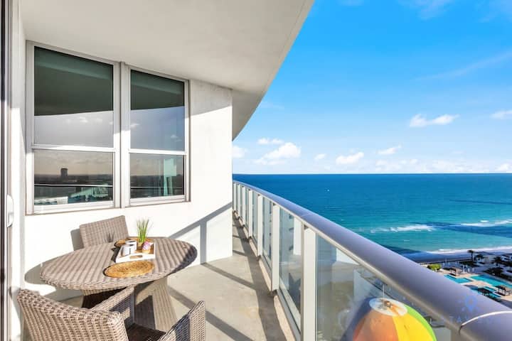 Ocean View Apartment, Balcony, Beachfront Resort - Aventura, FL