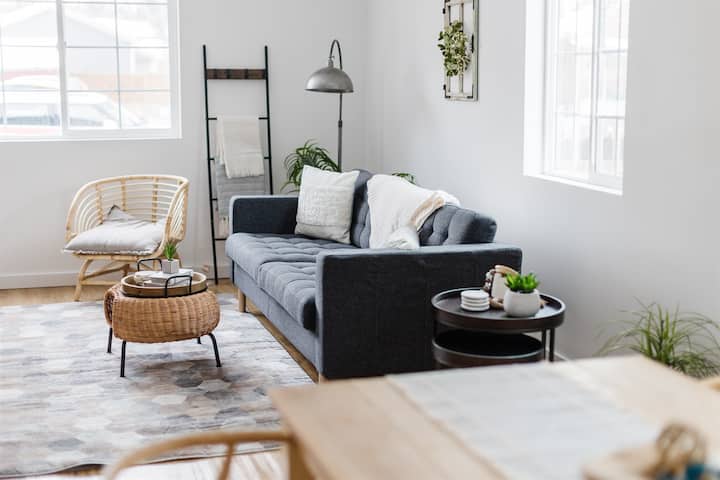 Urban Farmhouse ~ Downtown Loveland - Loveland, CO