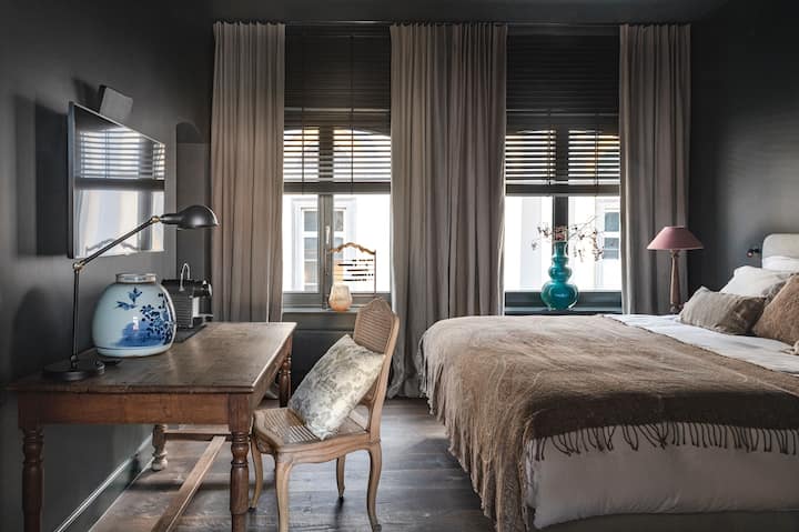 Charming Room With En Suite Bathroom - The Wallet - Bruges