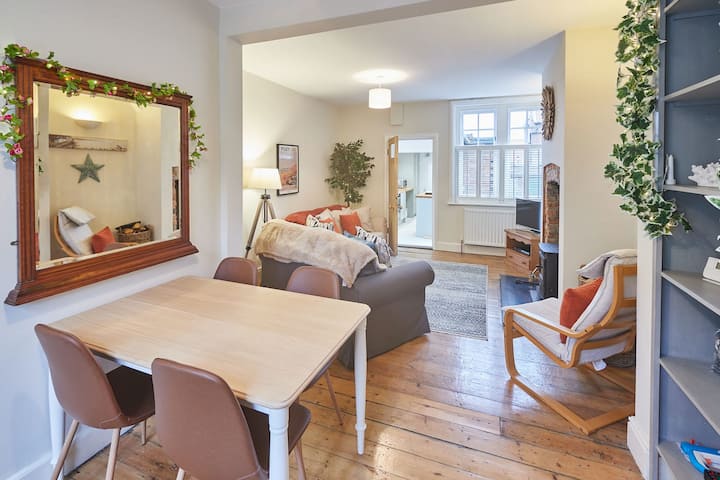 Host & Stay | 1 Coastguard Cottages - Scarborough