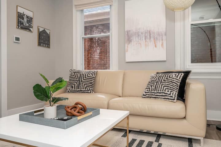 The Luxe Spot 1 - Covington, KY