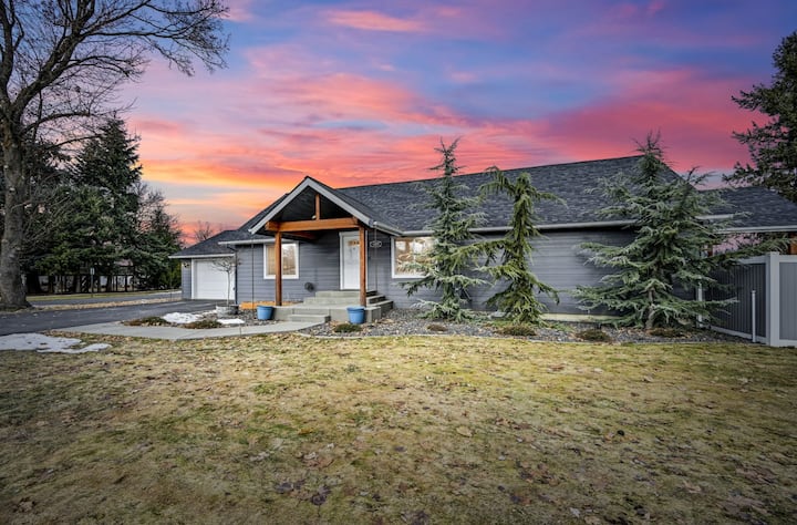 Dalton Garden Escape - 8 Minutes From Hayden Lake - Coeur d'Alene, ID