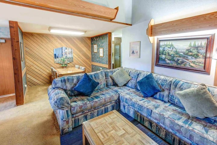 Aspen Creek #401 | Year-round Outdoor Activities - Mammoth Lakes, CA