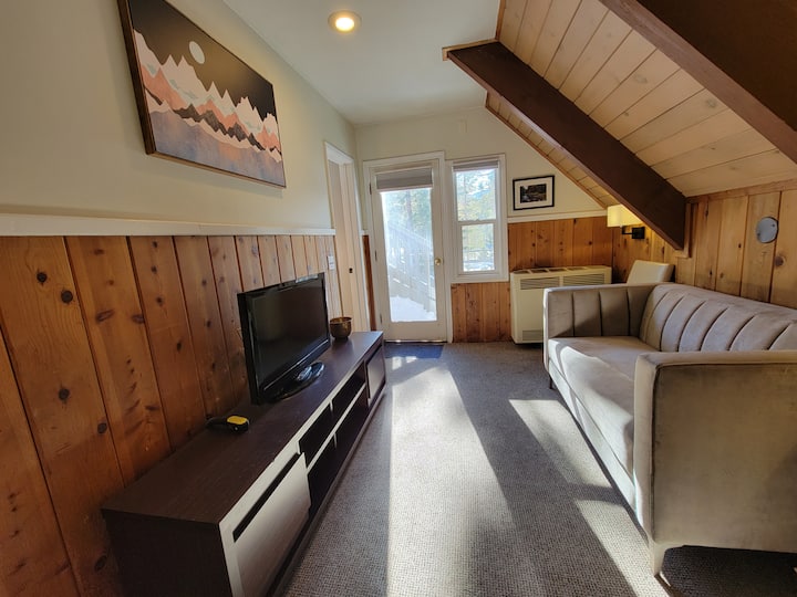 Downtown+ Hot Breakfast+great Location+pets Ok - Mammoth Lakes, CA