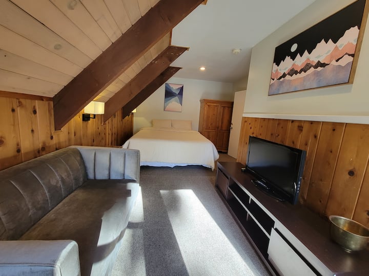 Downtown +No Cleaning Fee +Hot Breakfast - Mammoth Lakes, CA