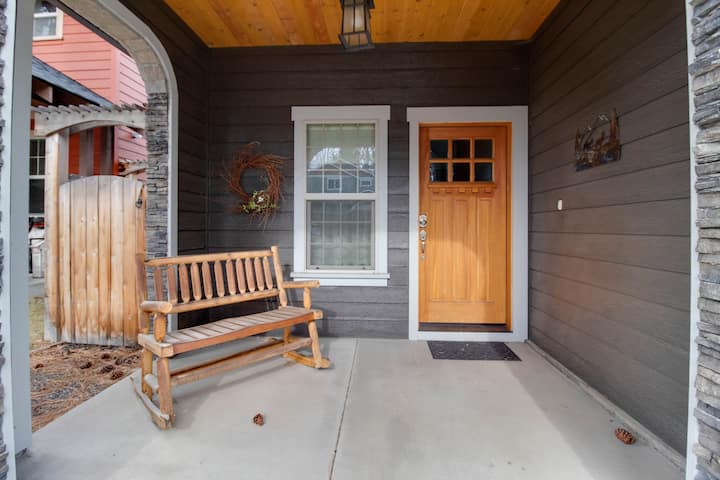 The Quails Nest - Charming 3 Bedroom 2.5 Bath - Sisters, OR