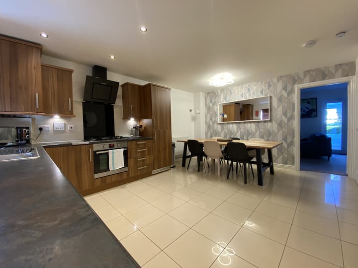 Bracknell - Stylish - Three Bedroom (Three Bathroo - Bracknell