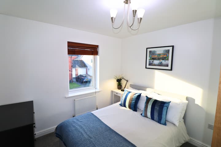 Bracknell - Stylish - Three Bedroom (Three Bathroo - Bracknell