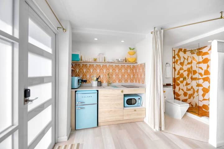 Hibiscus Studio | Pool + Sun Deck | Ocean Park - San Juan