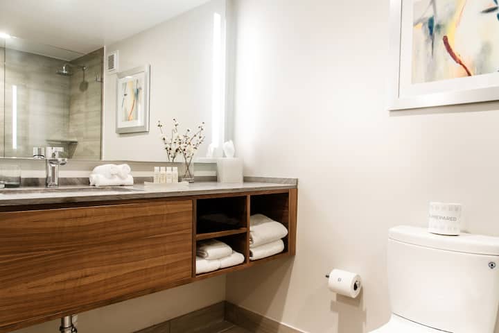 Rare Find! 3 Classy Units, Onsite Pool - Fort Lauderdale, FL