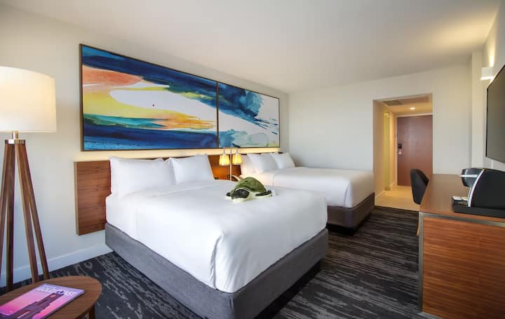 2 Relaxing Units! Onsite Pool, Parking - Fort Lauderdale, FL