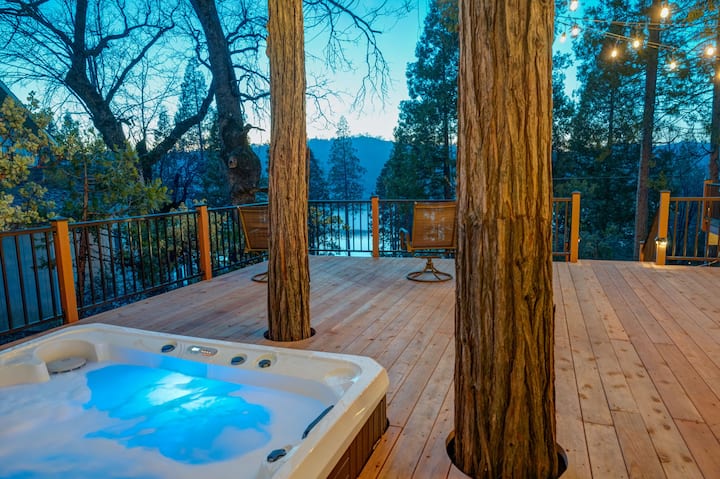 Lakeview Lodge W/boat Slip, Hot Tub, Lake Views! - Bass Lake, CA