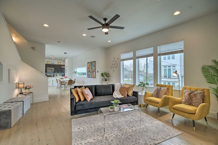 Downtown Houston Townhome W/ Balcony + Yard! - Houston
