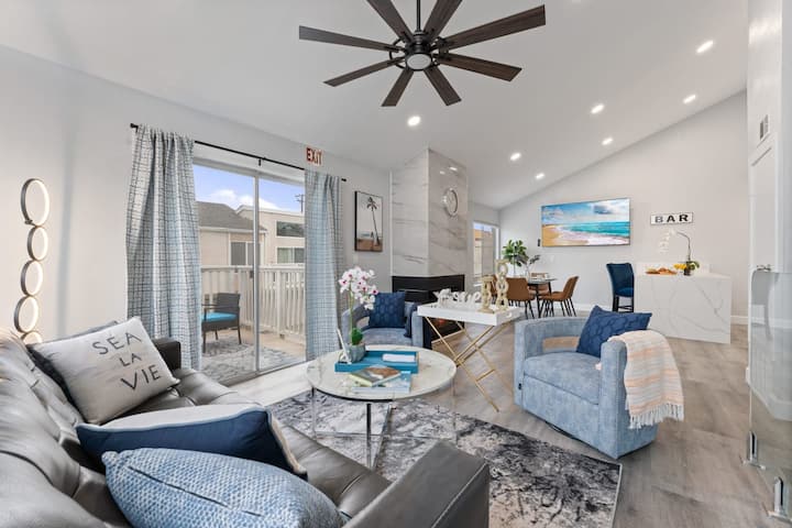 Peekaboo Ocean View, Near Beach, Dog Beach, & Surf - Huntington Beach, CA