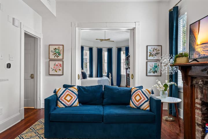 2 Bedroom*sleeps 4*dog Friendly*near Forsyth Park - Savannah, GA