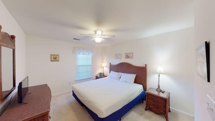 Pawleys Island Fairway Retreat 3br Villa - Pawleys Island, SC