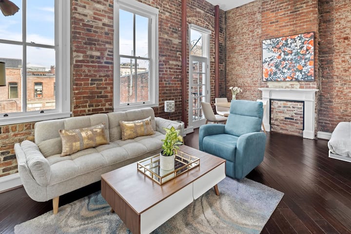 Stunning Heritage Loft - Victoria