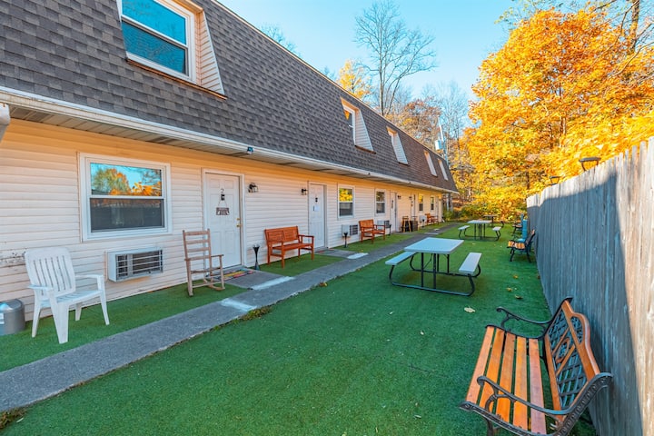 2 Townhomes Near Hiking & Fun!*fireplace*patio* - Franklin Hill Vineyards, Bangor