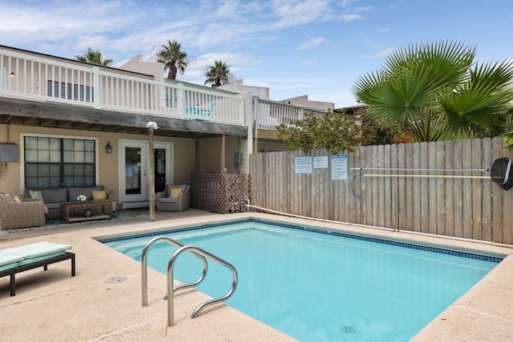 Dog-friendly House W/ Pool - 1/2 Block To Beach! - South Padre Island