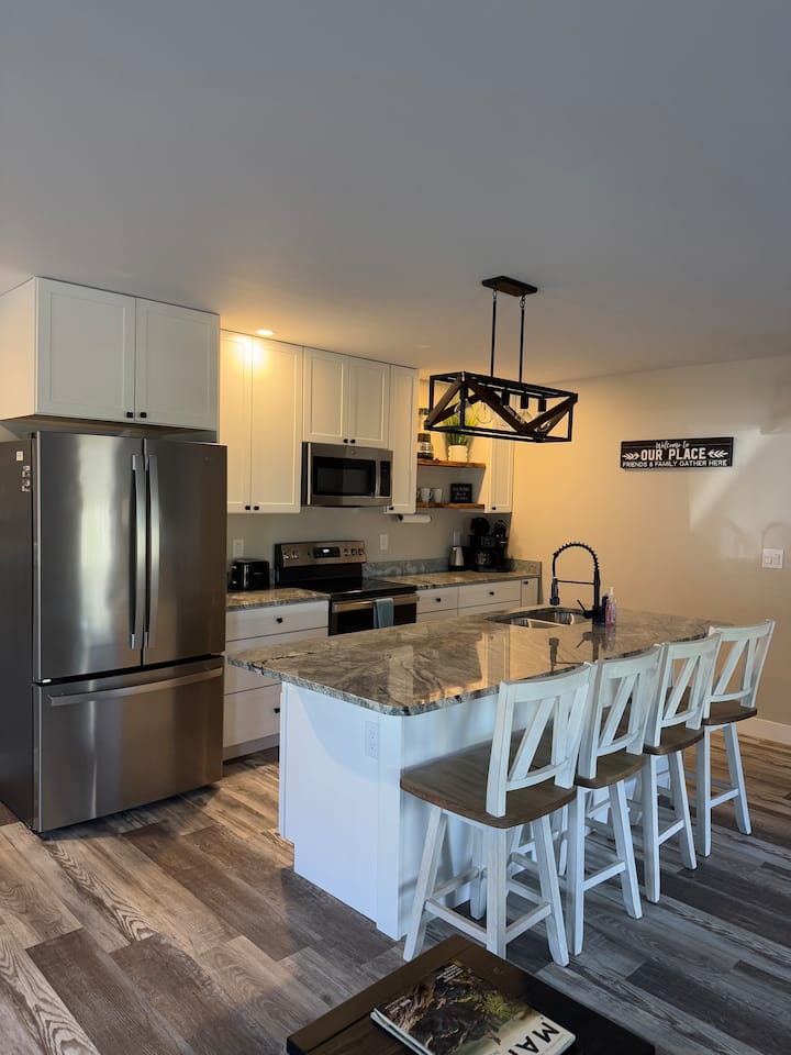 New Cozy | 2 Br/2 Bath | Single Level | Quiet - Bangor, ME