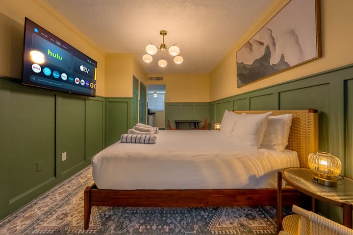 Cozy Suite On The Beach - Heated Pool - Largo, FL