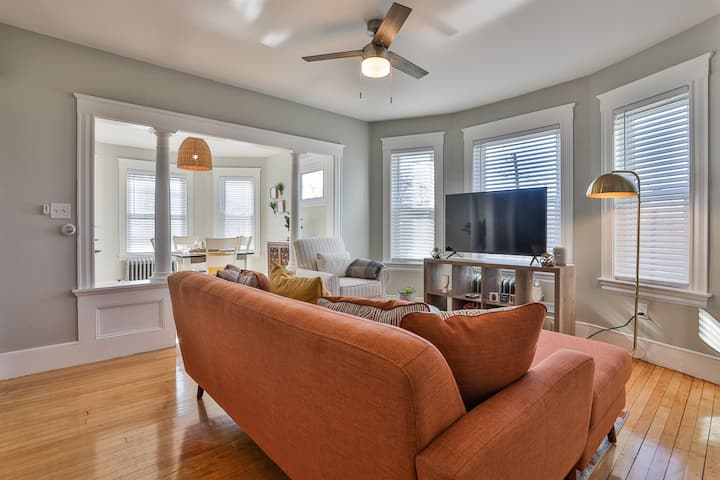 Family Friendly Modern Apartment Near Everything - Harold Parker State Forest, Andover