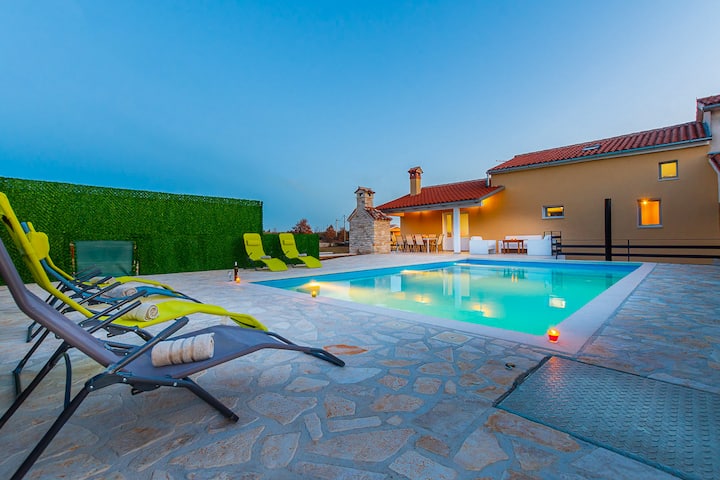 House Istrian Rose - Peroj