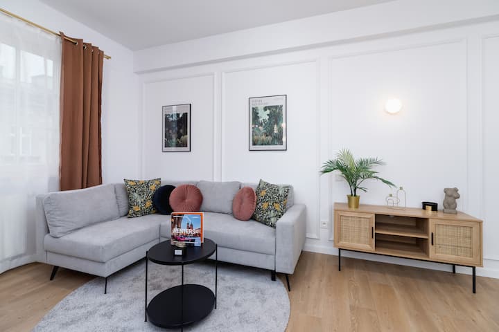 Długa 48 | Elegant Apartment | Desk - Cracovia