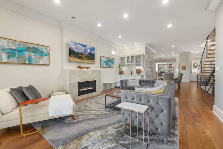 The Roman - Luxury Townhome - 1m To Dt - フェイエットビル, AR