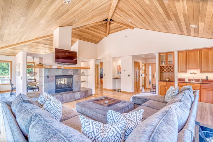 Ocean View-deck-spa-tub-hot Tub-pelican Crest - Neskowin, OR