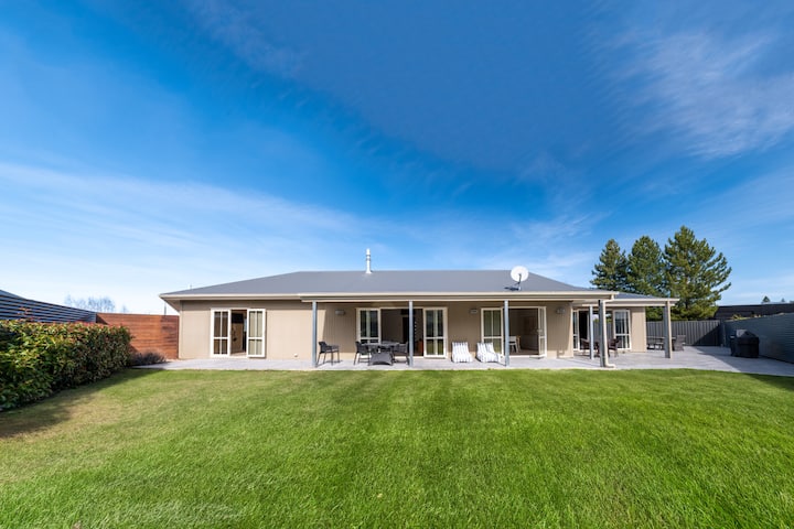 Stunning & Spacious On Irishman - Twizel